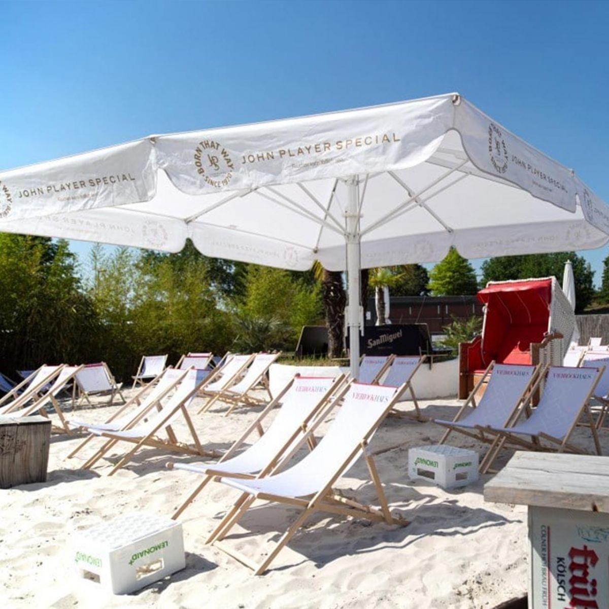 Strandbar Leverkusen | Südseeoase auf rund 2.500 Quadratmetern